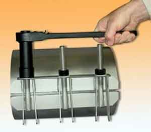 New Wrench Kit Saves Time And Knuckles