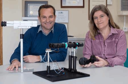 Handheld Device Lets Patients “Test-Drive” Lens Implants