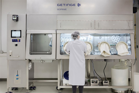 Rigid-Wall Isolator For Common Aseptic Applications