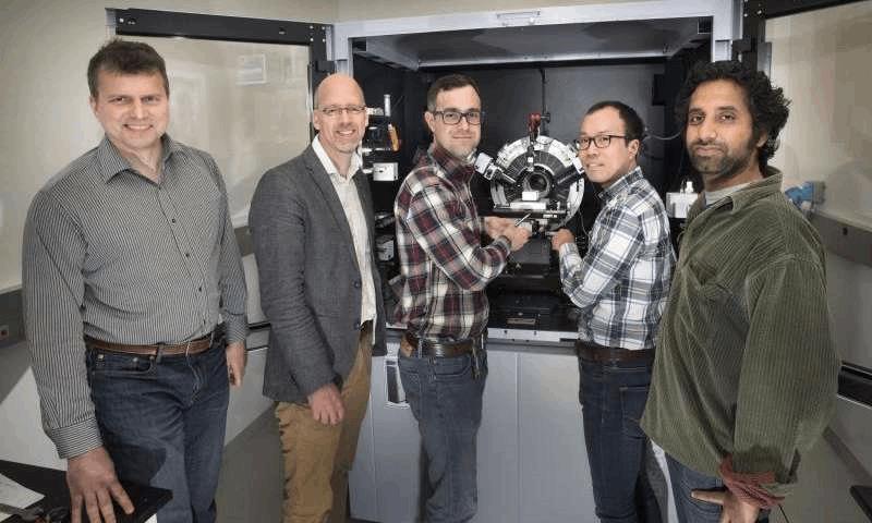 Ultra-Fast X-Ray Lasers Illuminate Elusive Atomic Spins