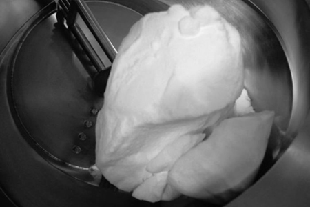Powder Delumping System For Media And Buffer Mixing