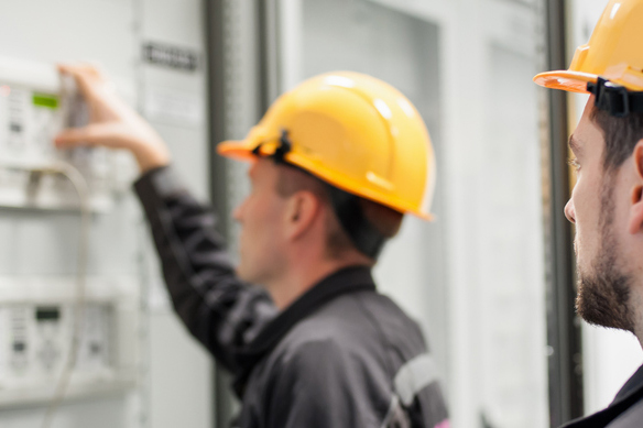 9 Field Service Operations Management Challenges (And How To Solve Them)