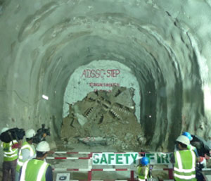 Tunnel Breakthrough Celebrated On Abu Dhabi Sewerage Services Companys ...