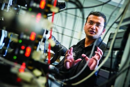 New Publications Detail Photonics Advances By UT Arlington Physics Team